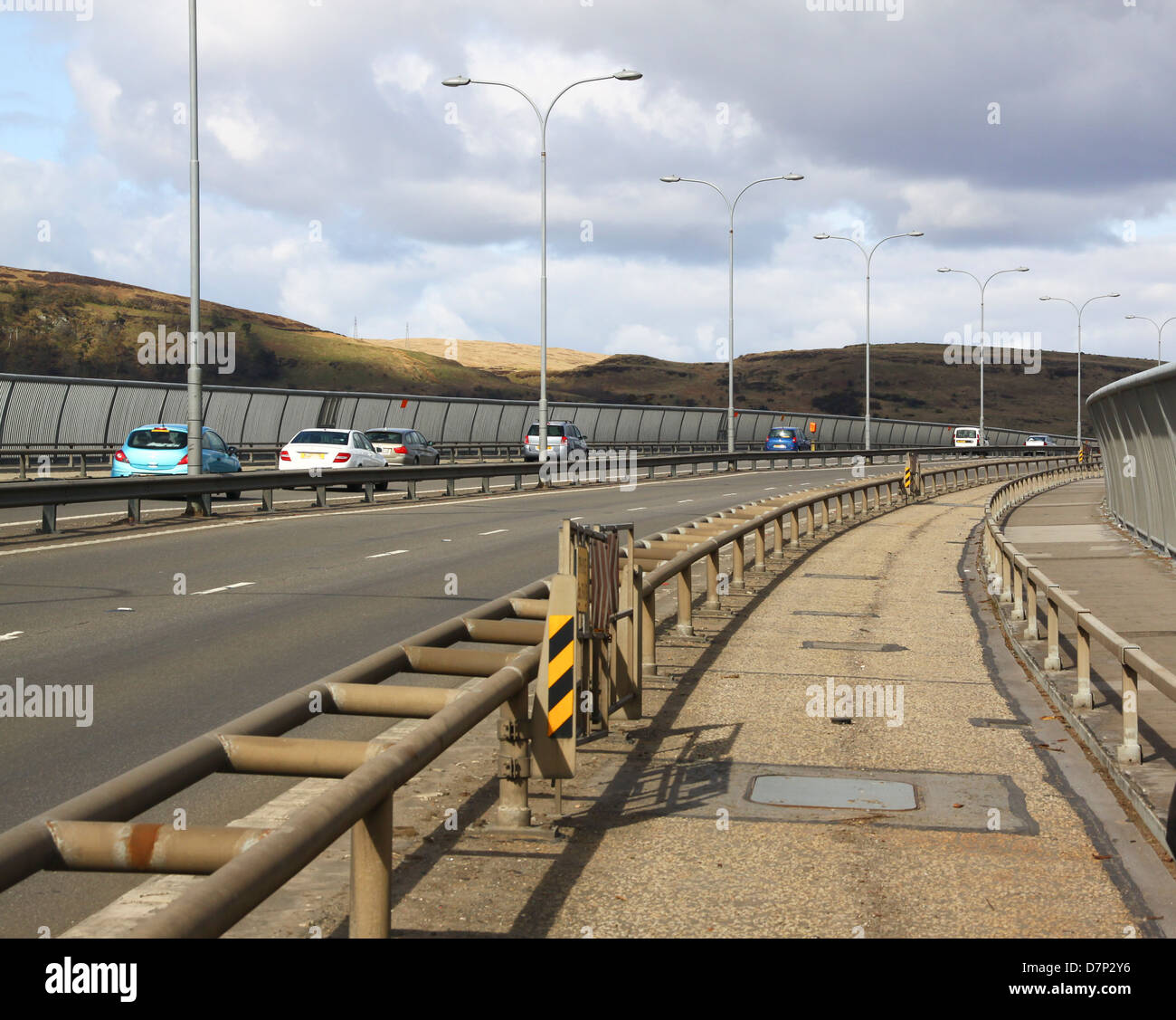 Bridge walkway barrier hi-res stock photography and images - Alamy