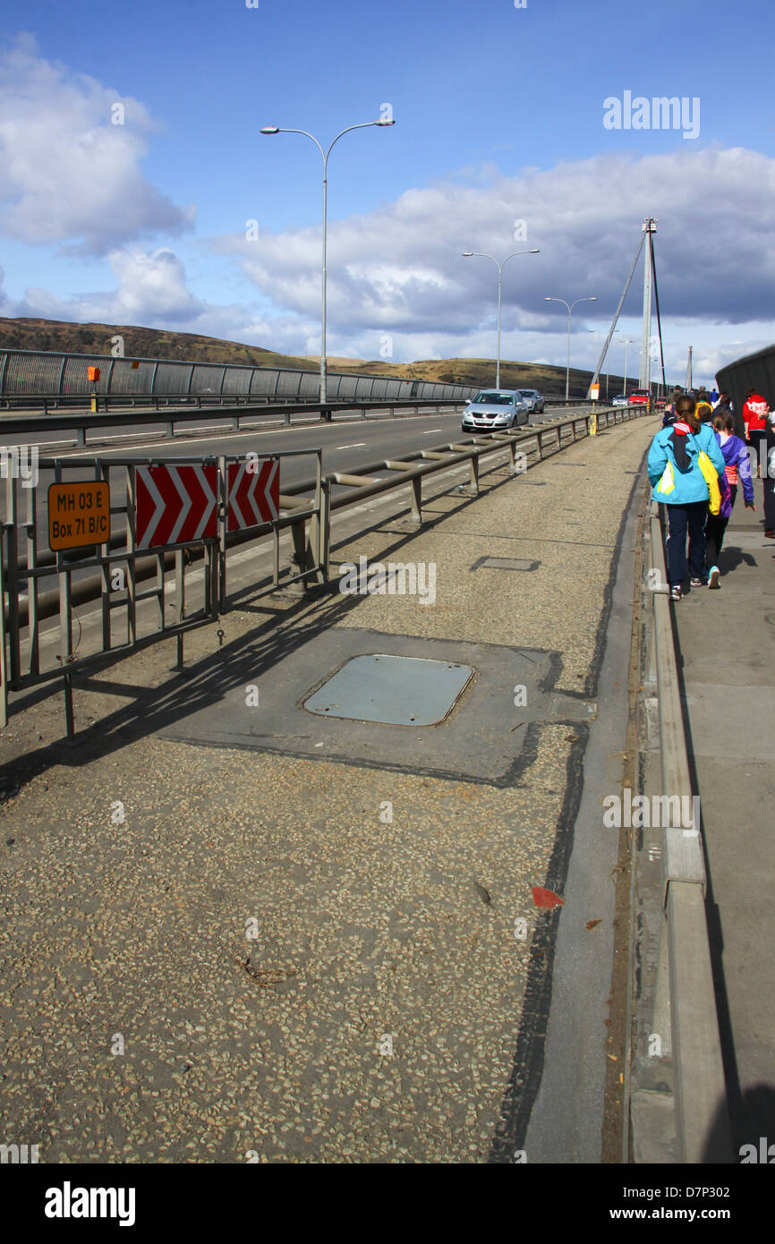 Bridge walkway barrier hi-res stock photography and images - Alamy