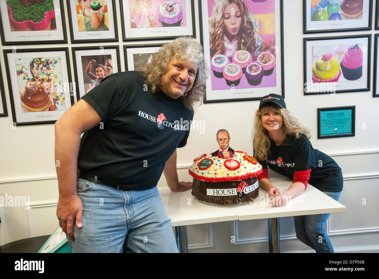 Ron and Ruthie Bzdewka, winners of the Food Network's Cupcake Wars ...