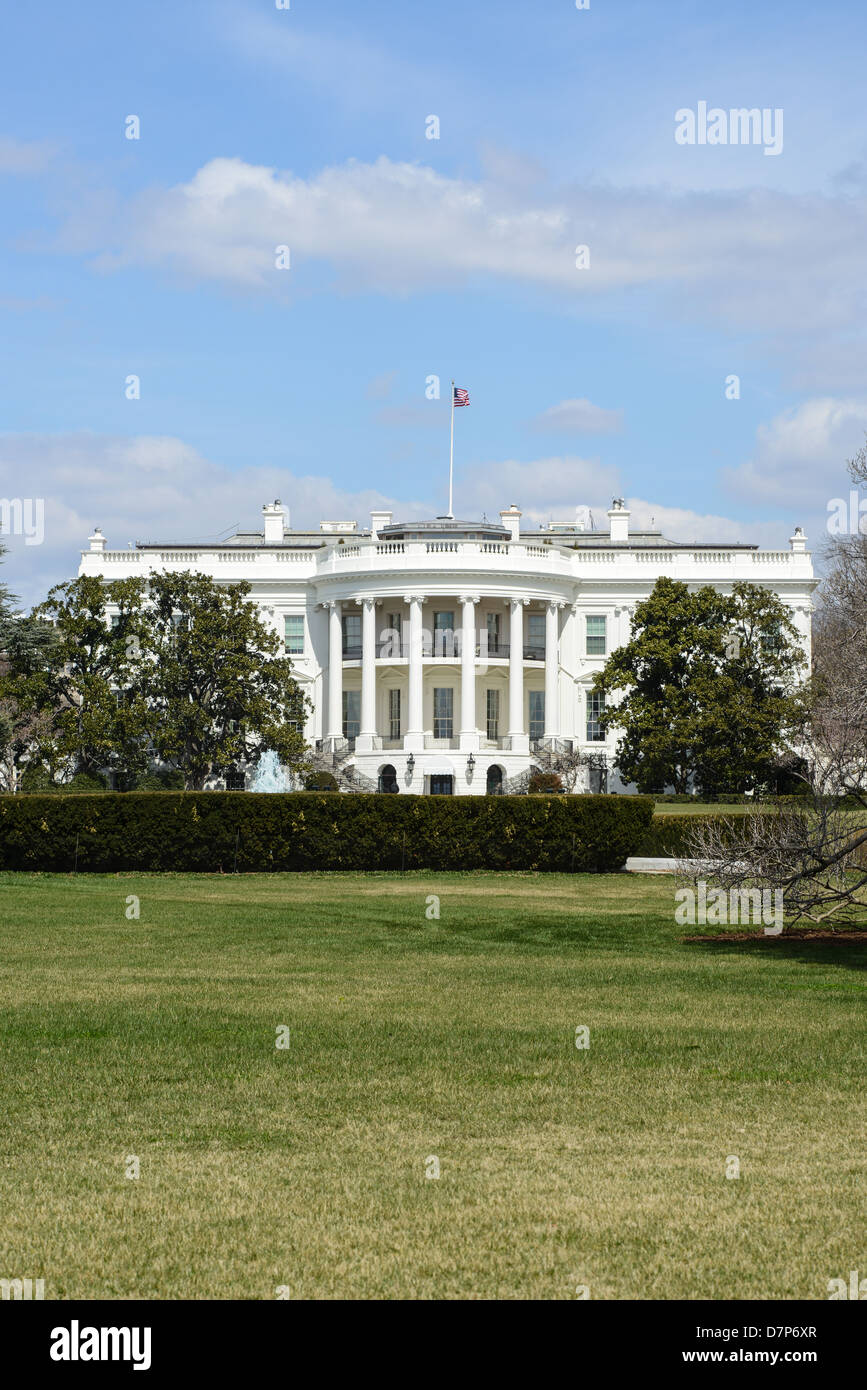 Beautiful white house washington hi-res stock photography and images ...