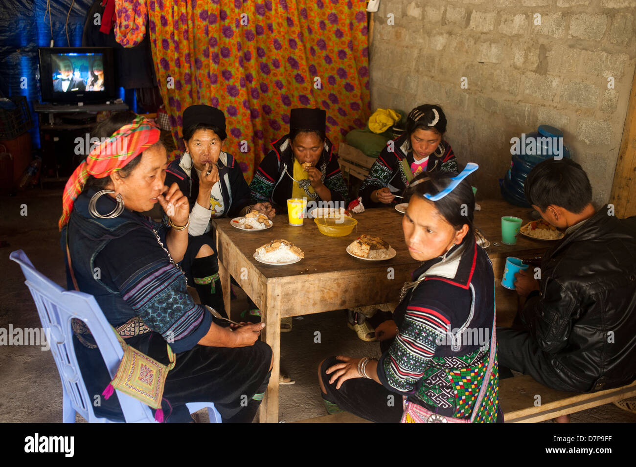Hmong tribe hi-res stock photography and images - Alamy