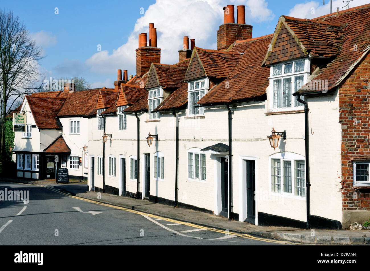 Berkshire - Sonning on Thames village - Thames Street old cottages ...