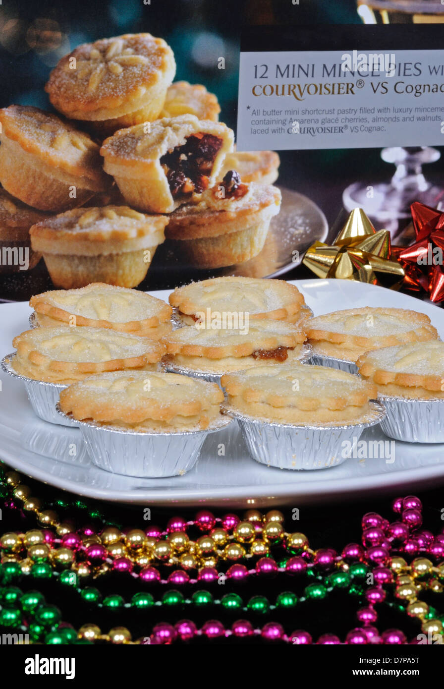Mince pie box hi-res stock photography and images - Alamy