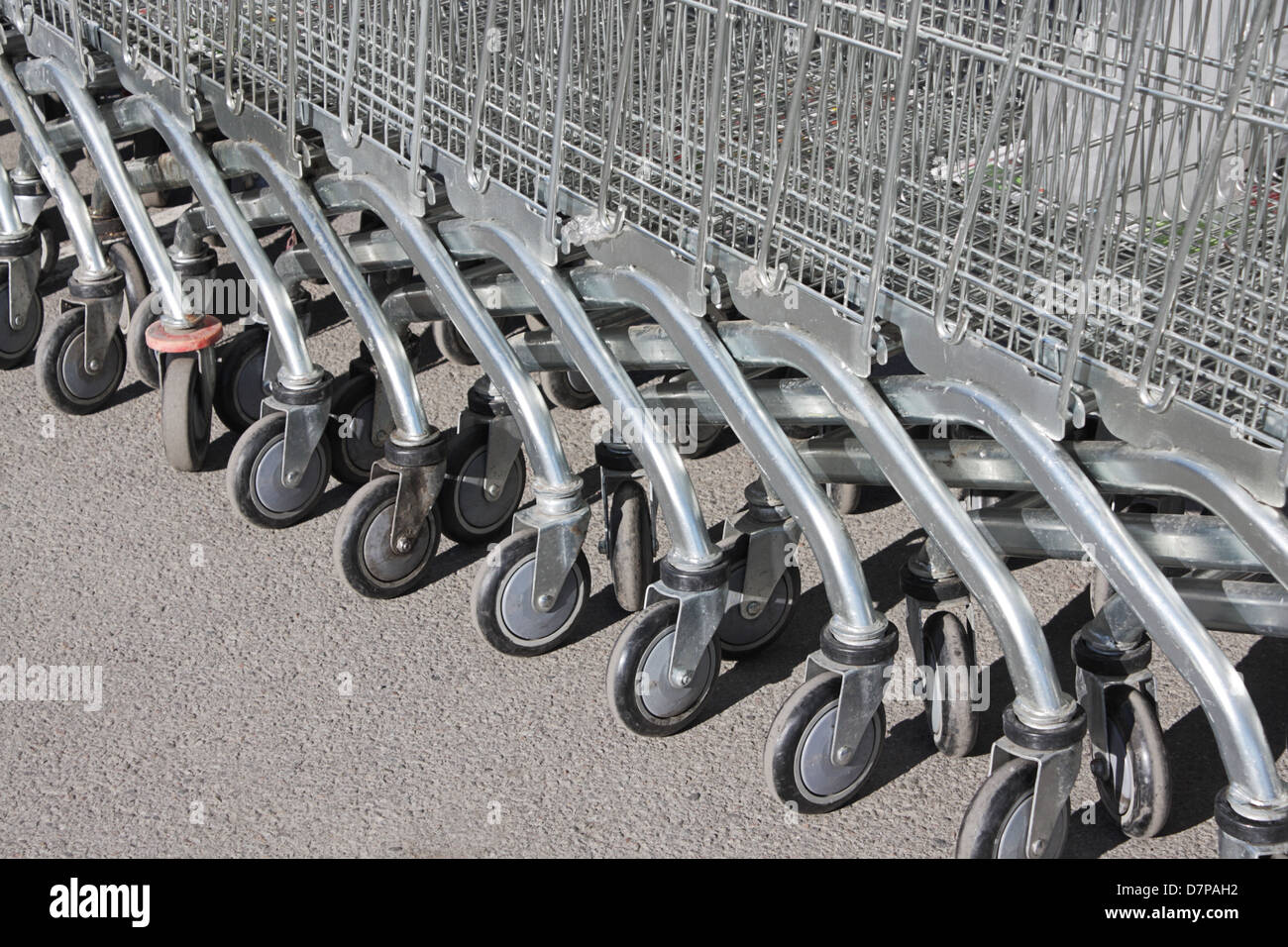 Shopping carts hi-res stock photography and images - Alamy