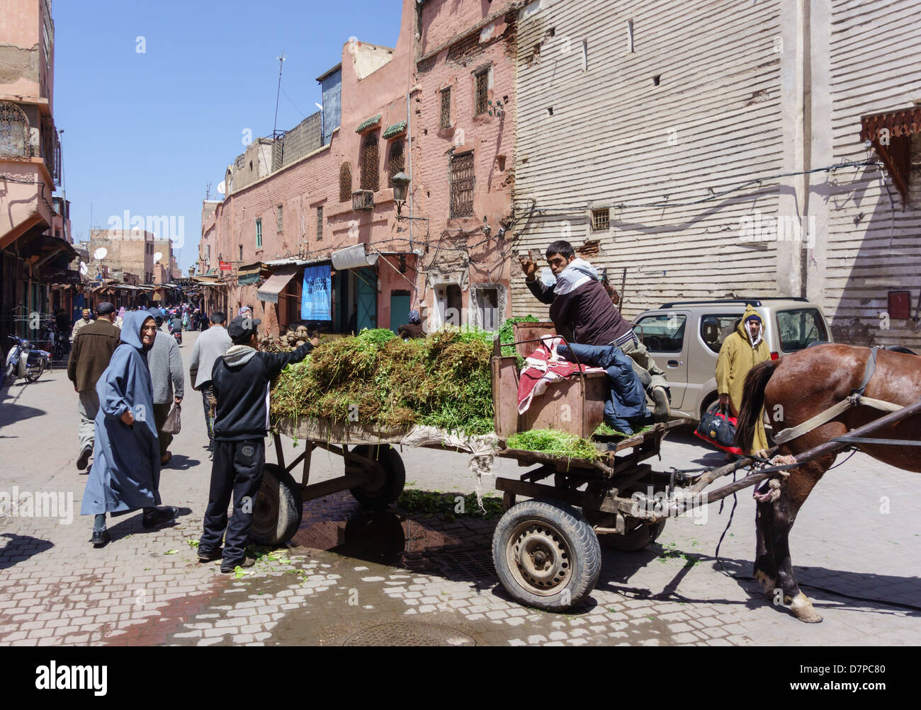 Vegetable cart hi-res stock photography and images - Alamy