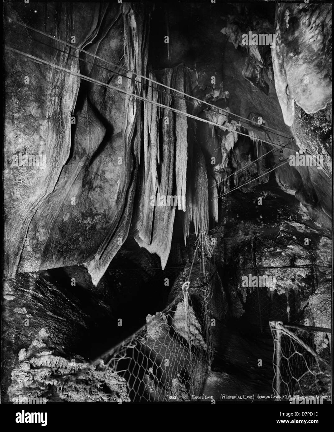 Shawl Cave and Right Imperial Cave are part of the Jenolan Caves system ...