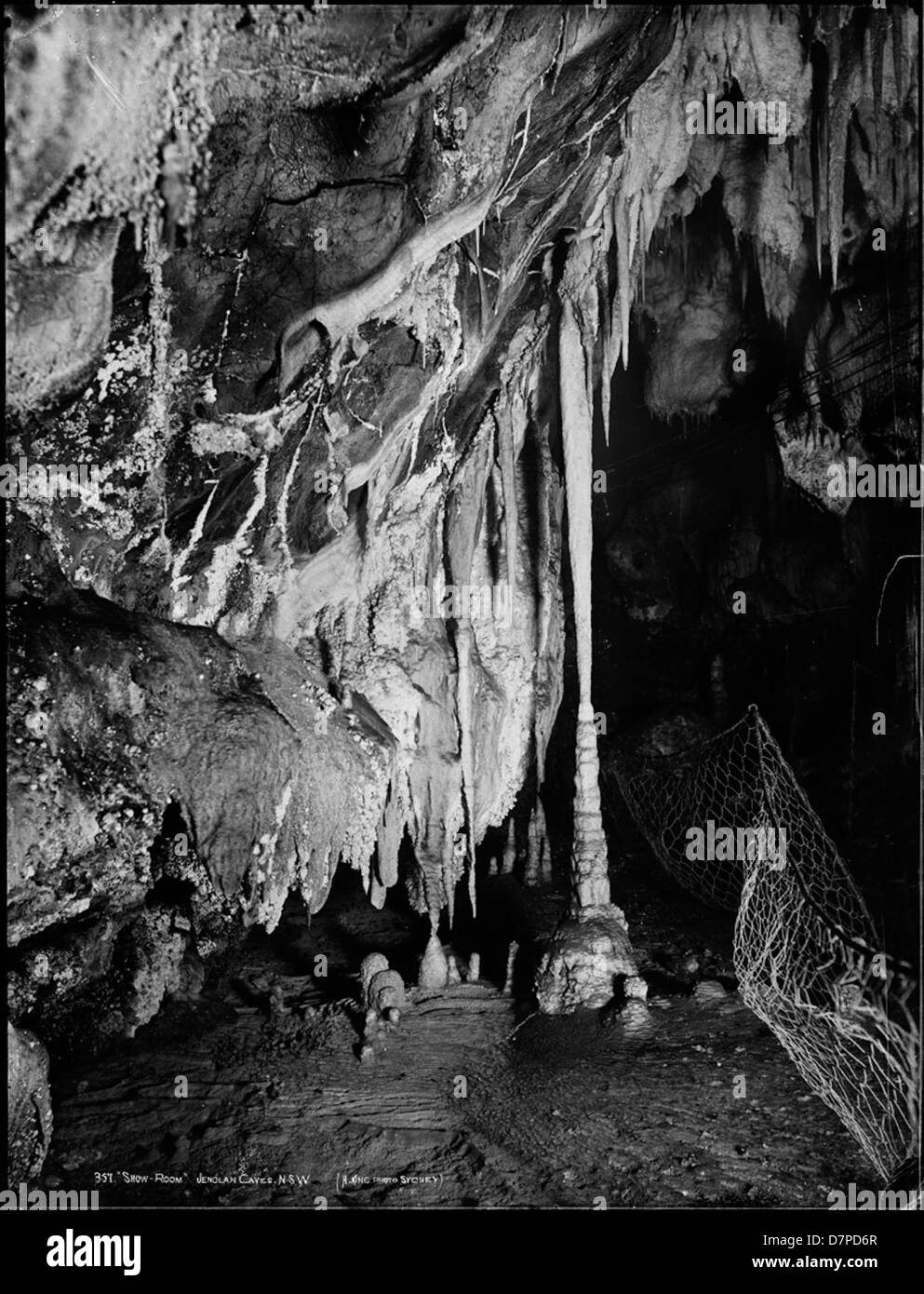 The Show Room in Jenolan Caves, NSW, is a striking limestone cave ...