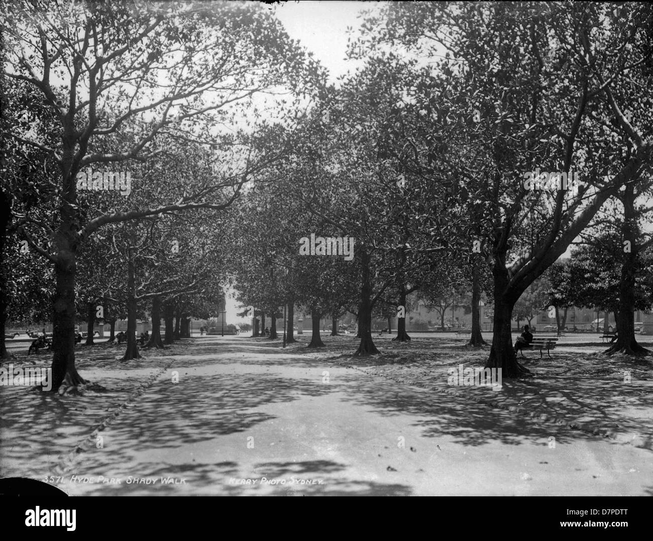 Leisure walk in city Black and White Stock Photos & Images - Alamy