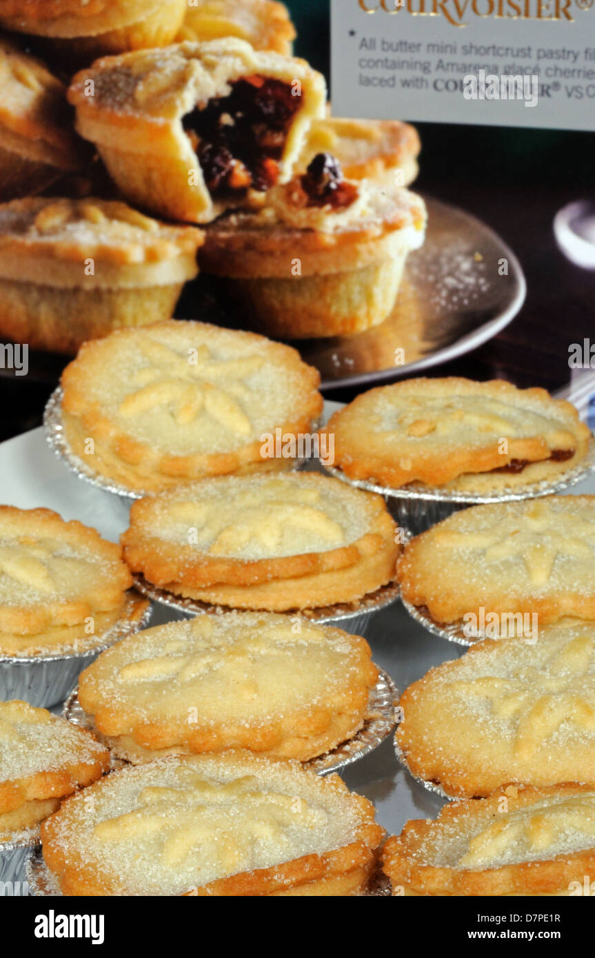 Mince pie box hi-res stock photography and images - Alamy