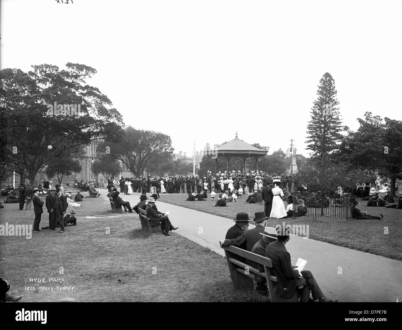 Crowds in hyde park Black and White Stock Photos & Images - Alamy