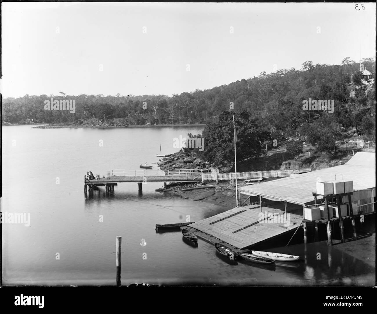 Vintage harbour scene hi-res stock photography and images - Alamy