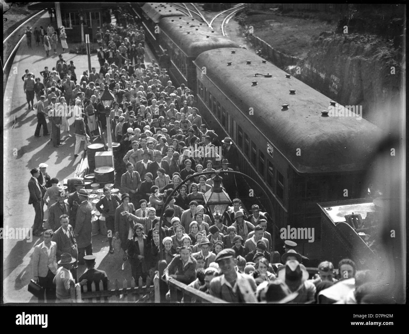 People in museum men Black and White Stock Photos & Images - Alamy