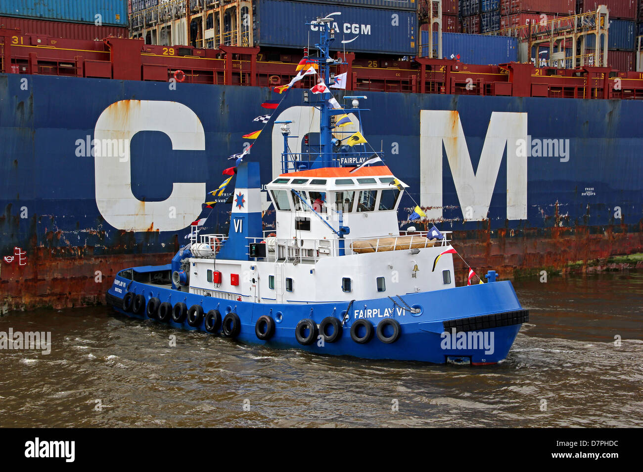 tug boat operations at Port of Hamburg Stock Photo - Alamy