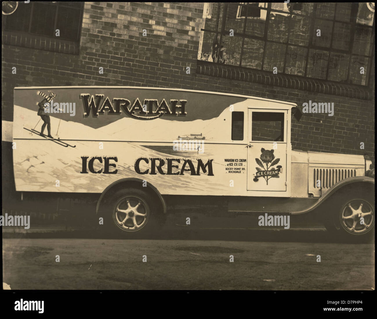 Ice delivery van hi-res stock photography and images - Alamy