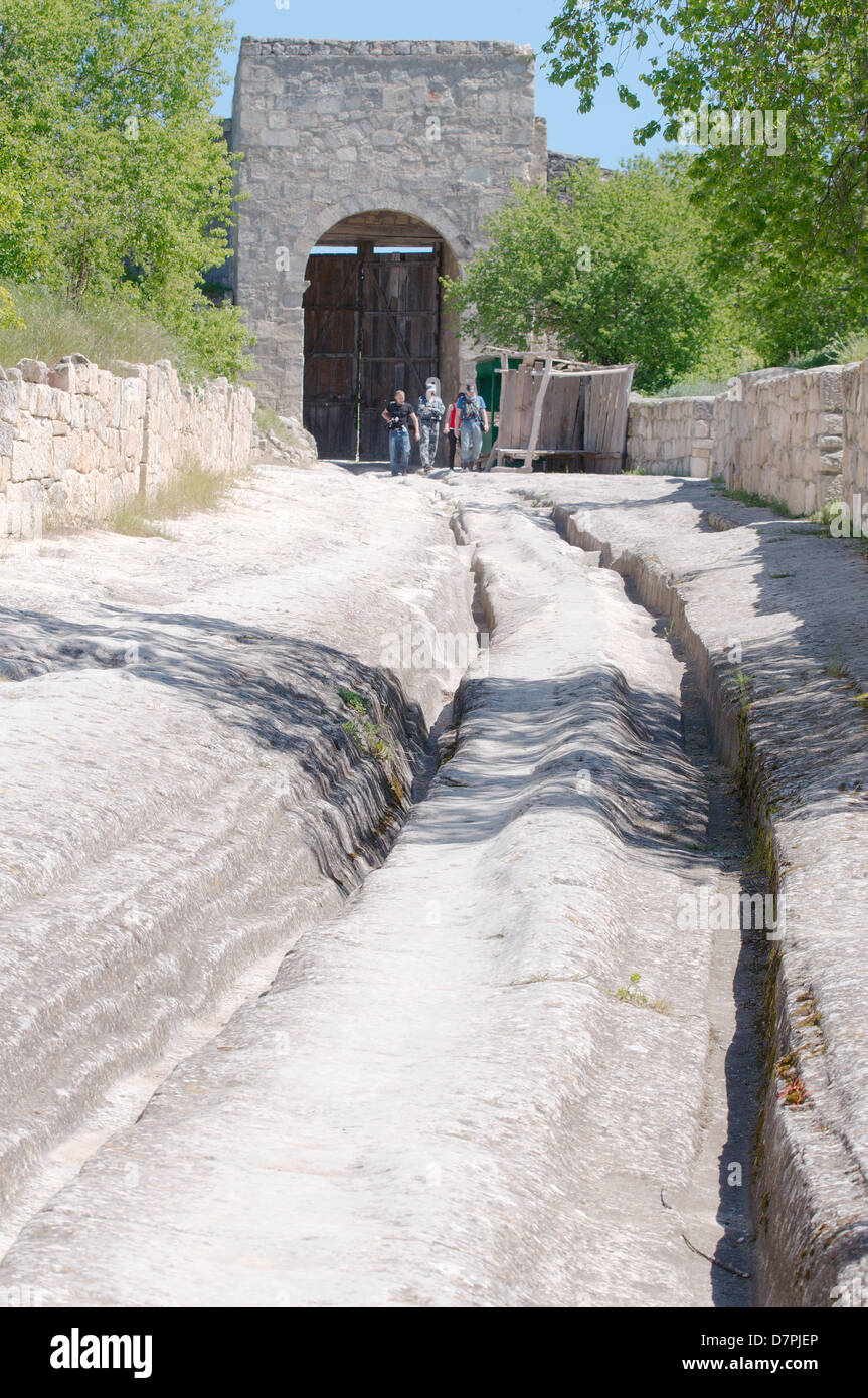 The main gate, Çufut Qale, Chufut-Kale (Jewish Fortress) Crimea ...