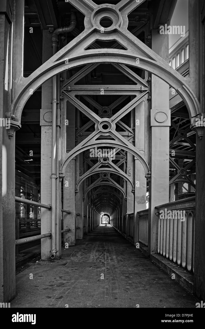 At eye level Black and White Stock Photos & Images - Alamy