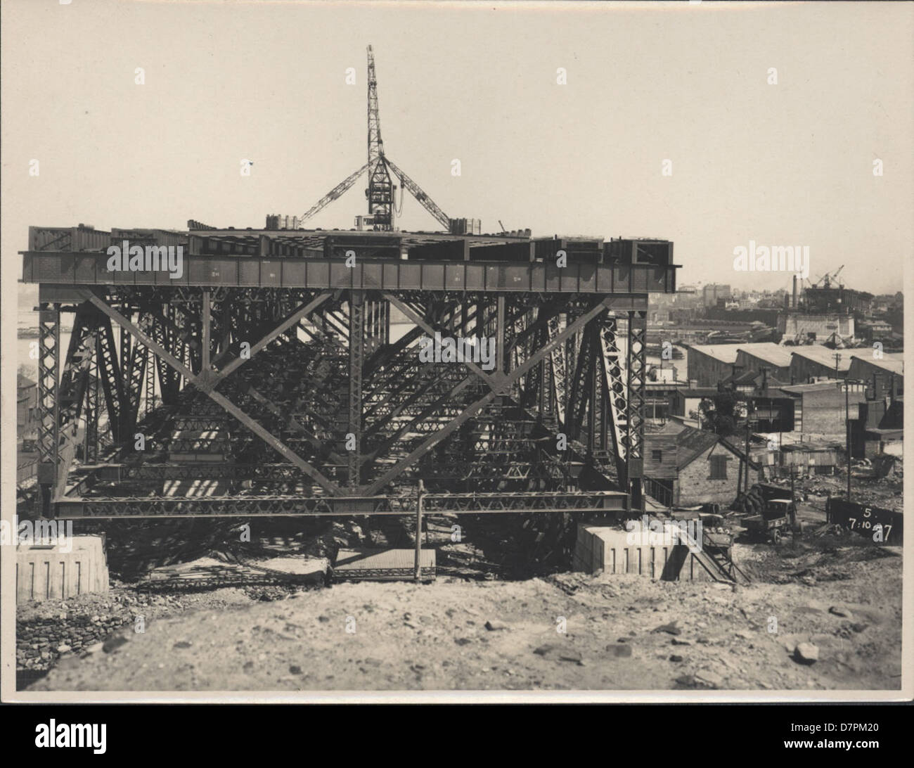 The construction of the Sydney Harbour Bridge, one of Australia's most ...