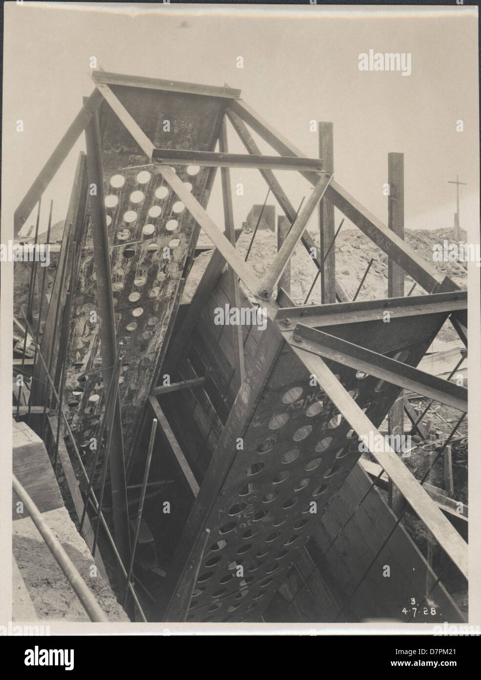 The construction of the Sydney Harbour Bridge, a landmark of ...
