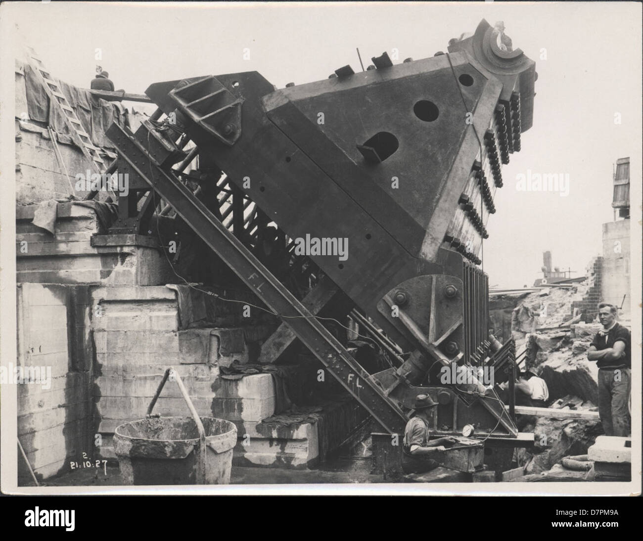 This historical photograph shows the construction of the Sydney Harbour ...