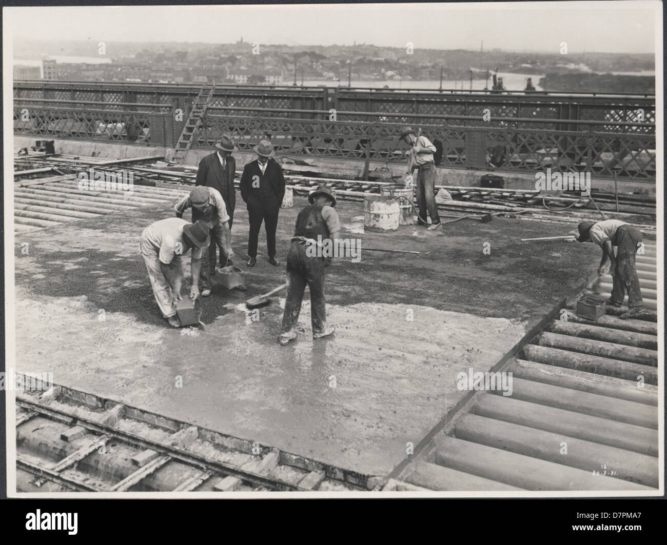 The Sydney Harbour Bridge construction began in 1924 and was completed ...