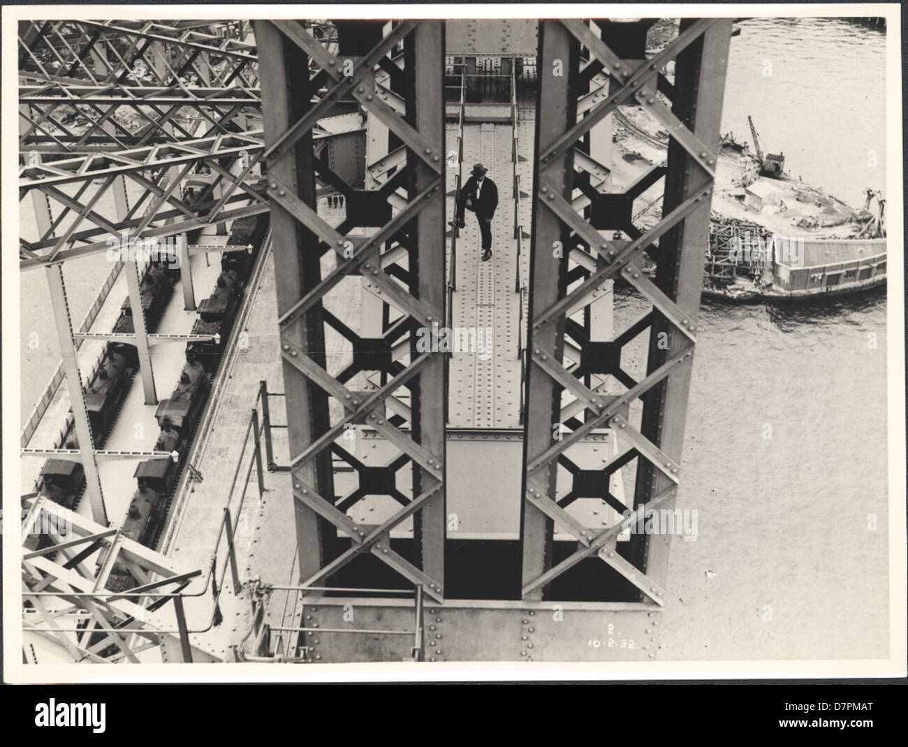 The construction of the Sydney Harbour Bridge was a major engineering ...