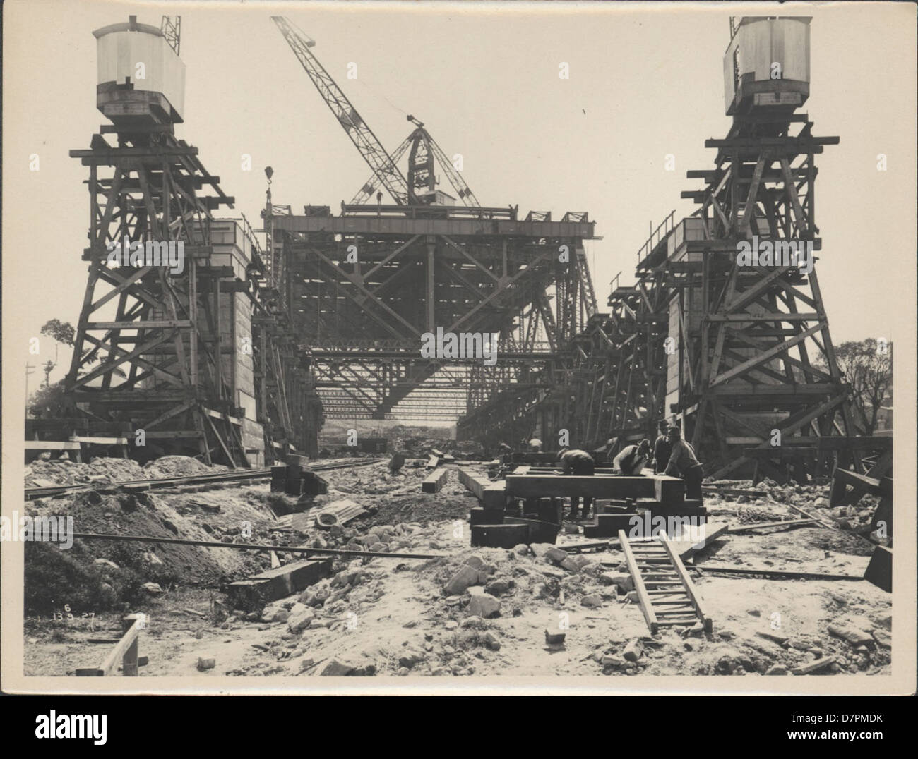 The construction of the Sydney Harbour Bridge, an iconic Australian ...