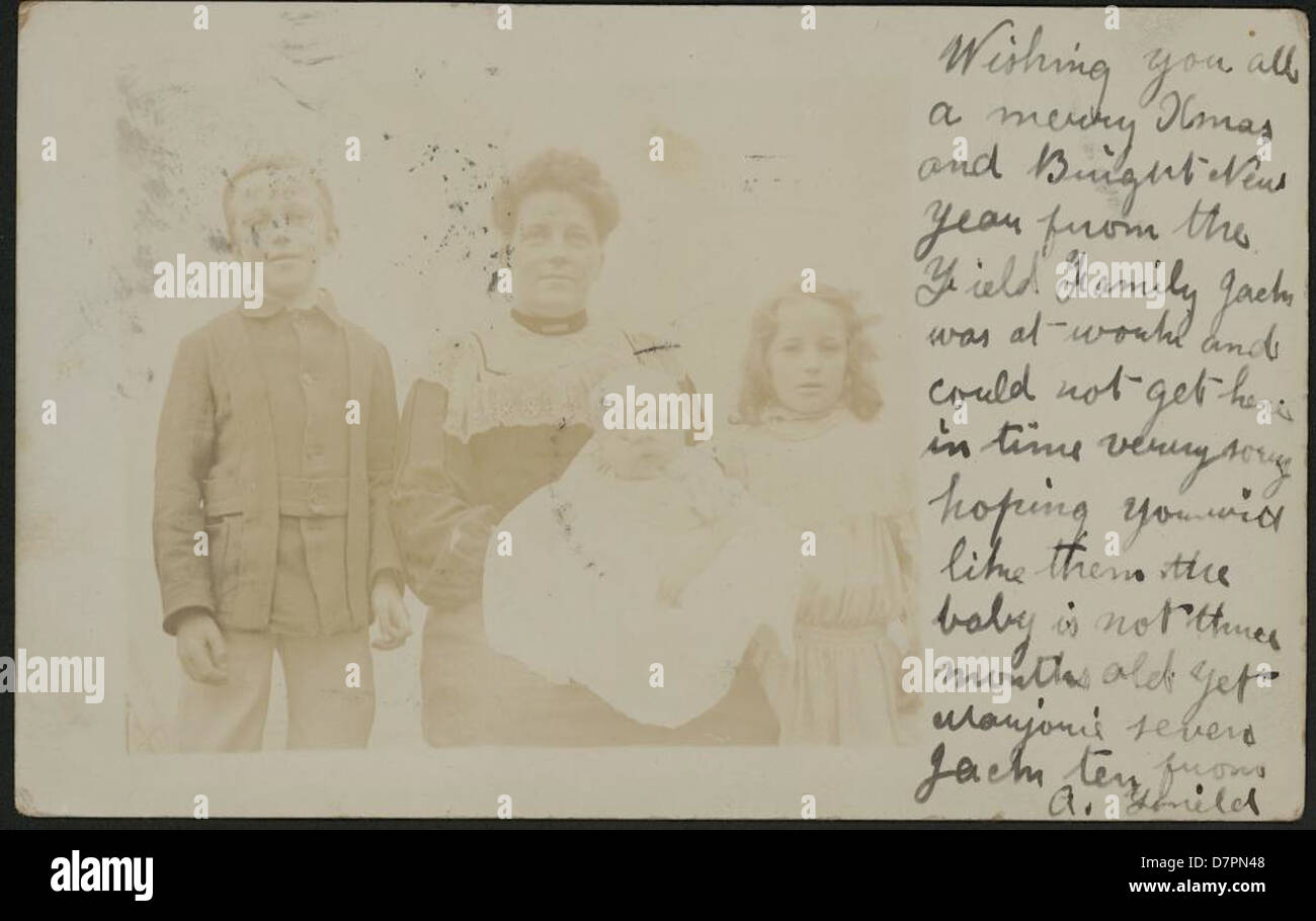 This 1906 family portrait, housed in the Powerhouse Museum, captures a ...