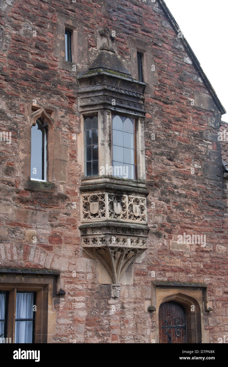 Oriel window hi-res stock photography and images - Alamy