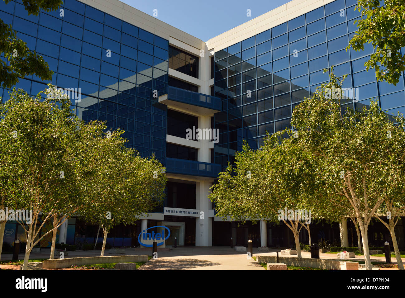The worldwide corporate headquarters of Intel Corporation (INTC) in ...