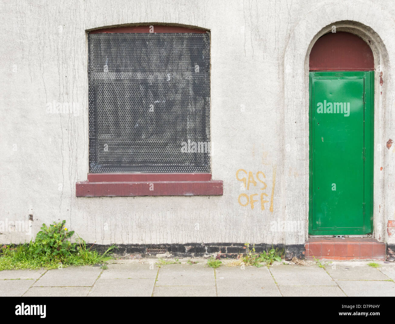 Boarded up door hi-res stock photography and images - Alamy