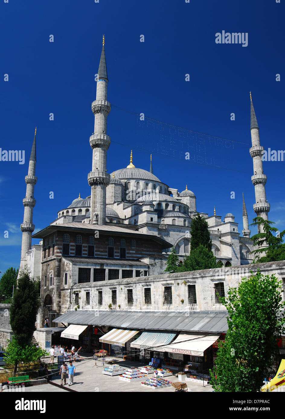 Building the blue mosque istanbul hi-res stock photography and images ...