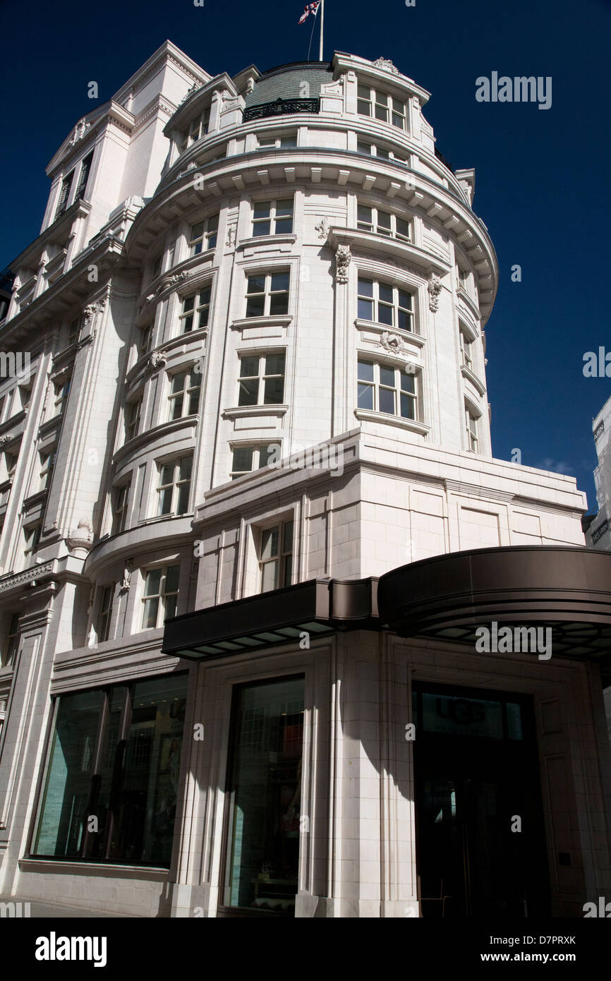 Shop on regent street hi-res stock photography and images - Alamy