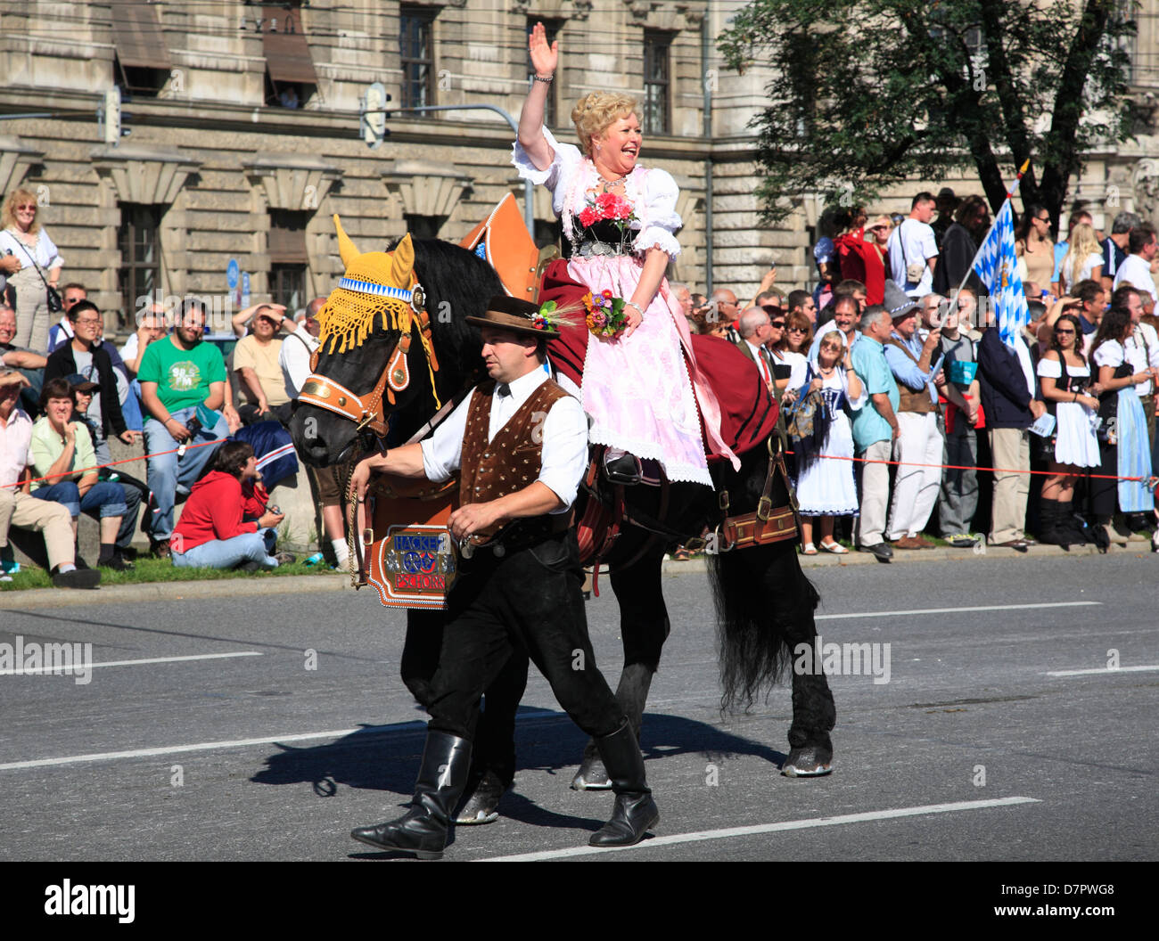 Trachtenumzug hi-res stock photography and images - Alamy