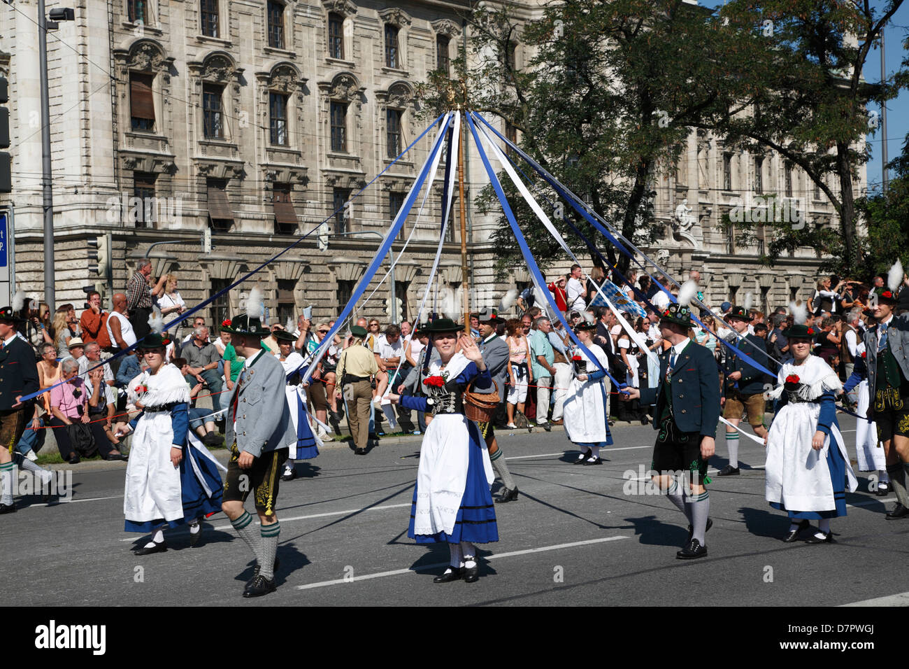 Trachtenumzug hi-res stock photography and images - Alamy