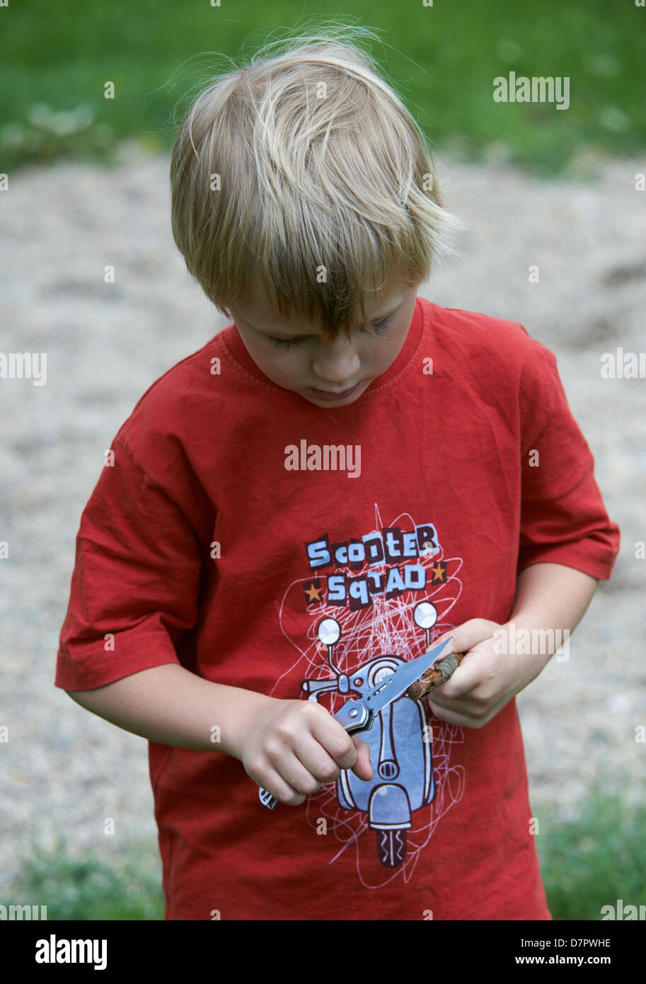 Cutting activities for kids hi-res stock photography and images - Alamy