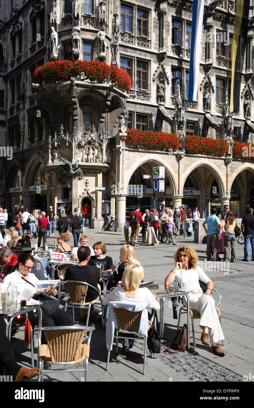 Cafe at Marienplatz, Town hall square, Munich, Bavaria, Germany Stock ...