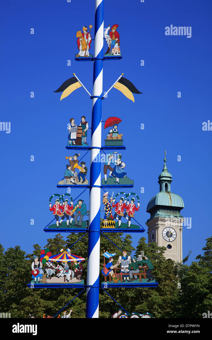 Traditional Maibaumm, May Tree, at Viktualienmarkt, Munich, Bavaria ...