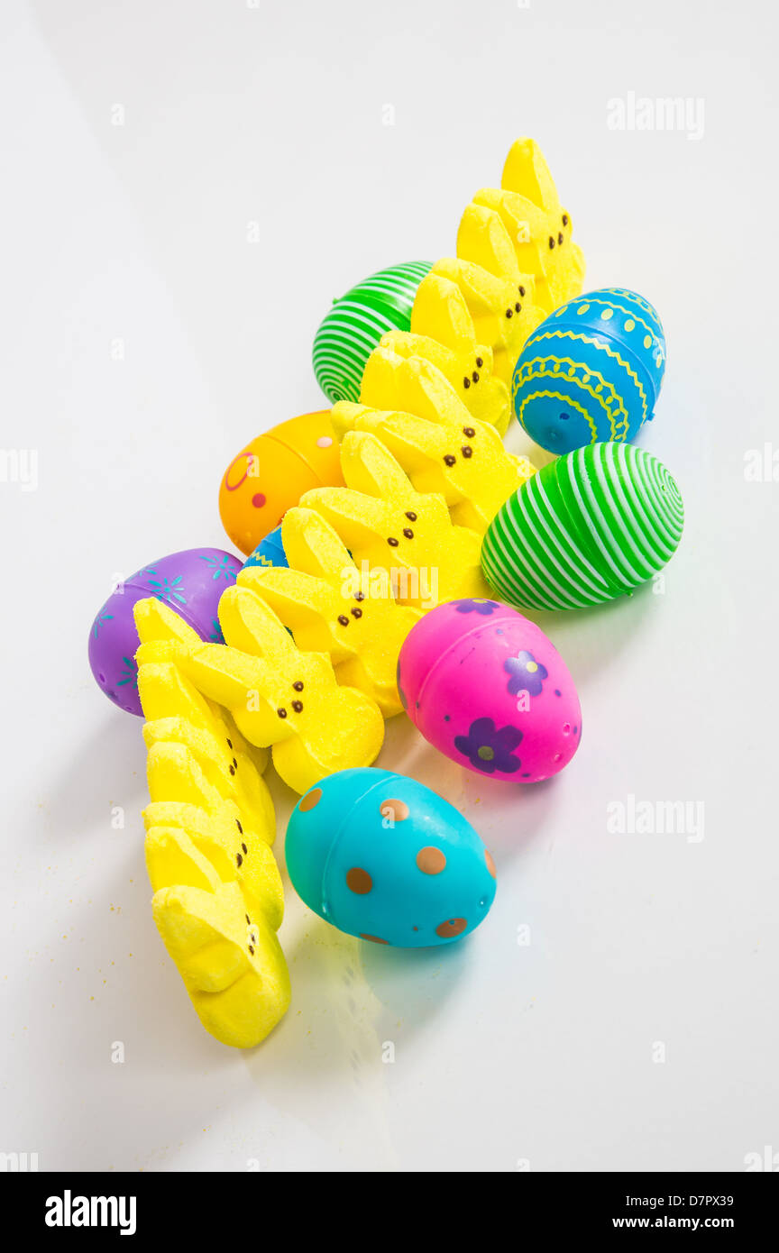 Colorful easter candy hi-res stock photography and images - Alamy