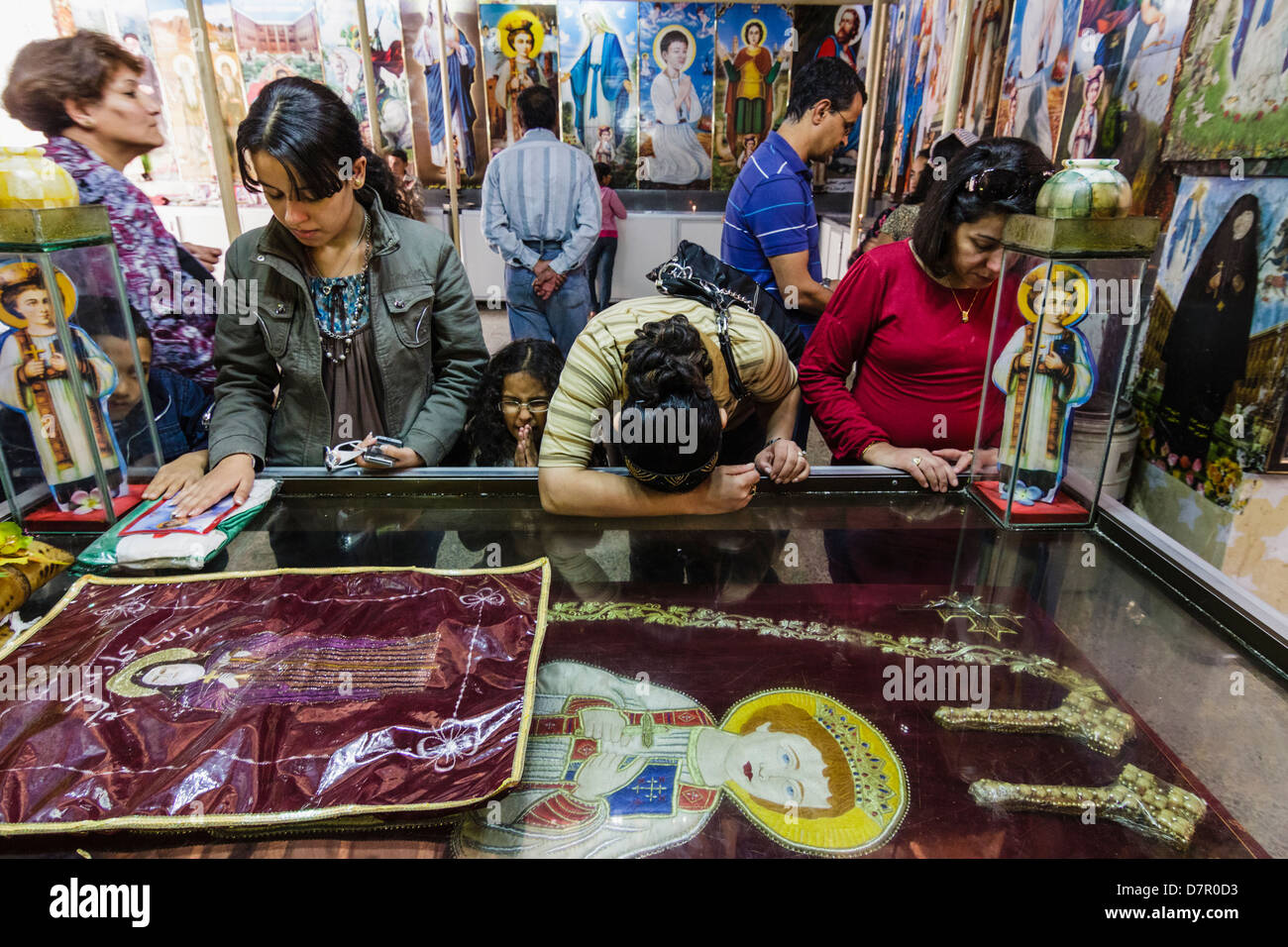 Egypt women coptic hi-res stock photography and images - Alamy