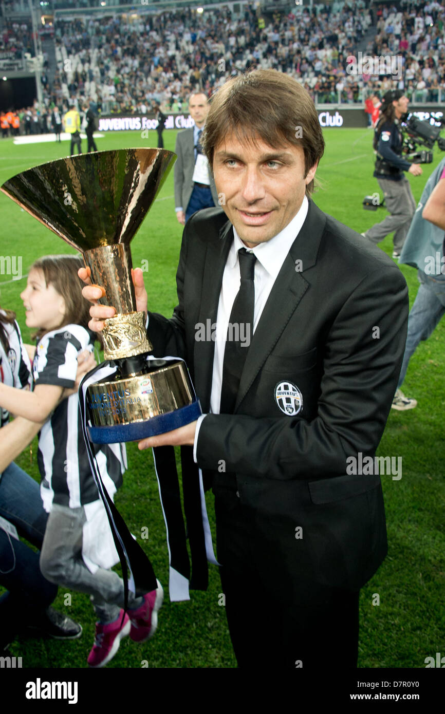 Antonio conte trophy hi-res stock photography and images - Alamy