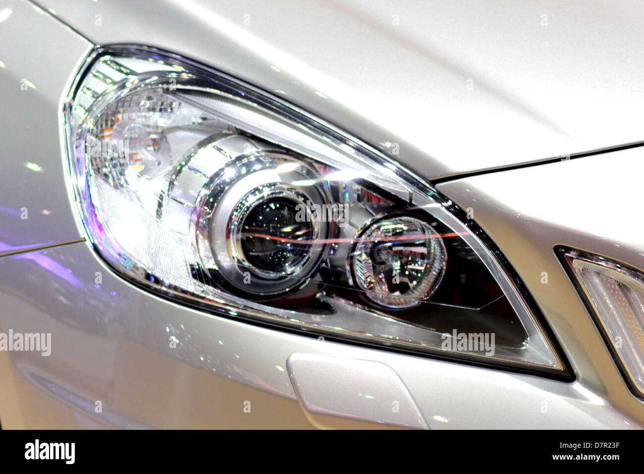 Headlight headlights head light lights hi-res stock photography and ...