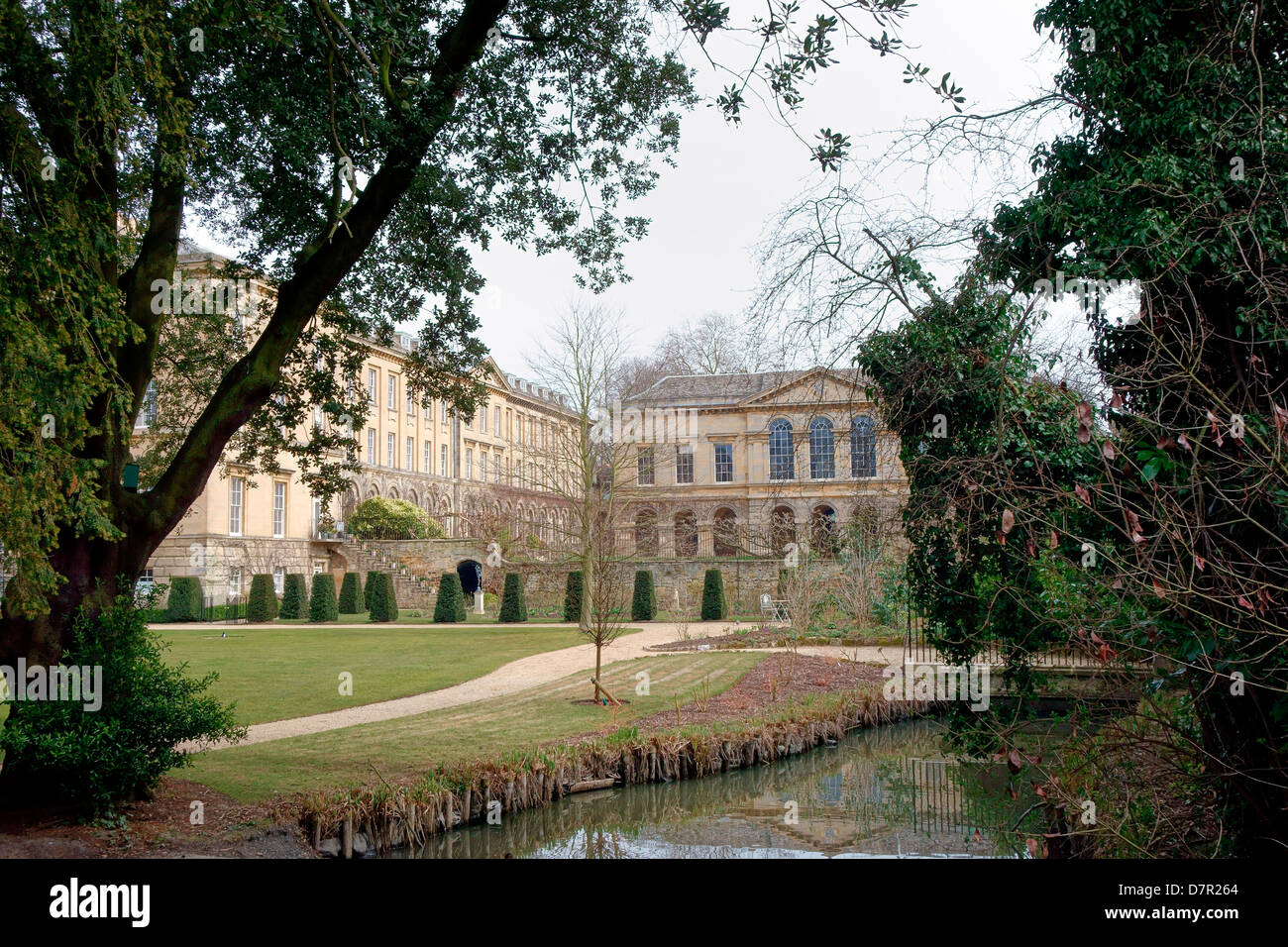 Looking through the gardens to Worcester College Oxford Stock Photo - Alamy