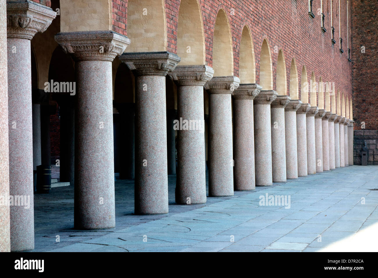 Arch pillar pillars hi-res stock photography and images - Alamy