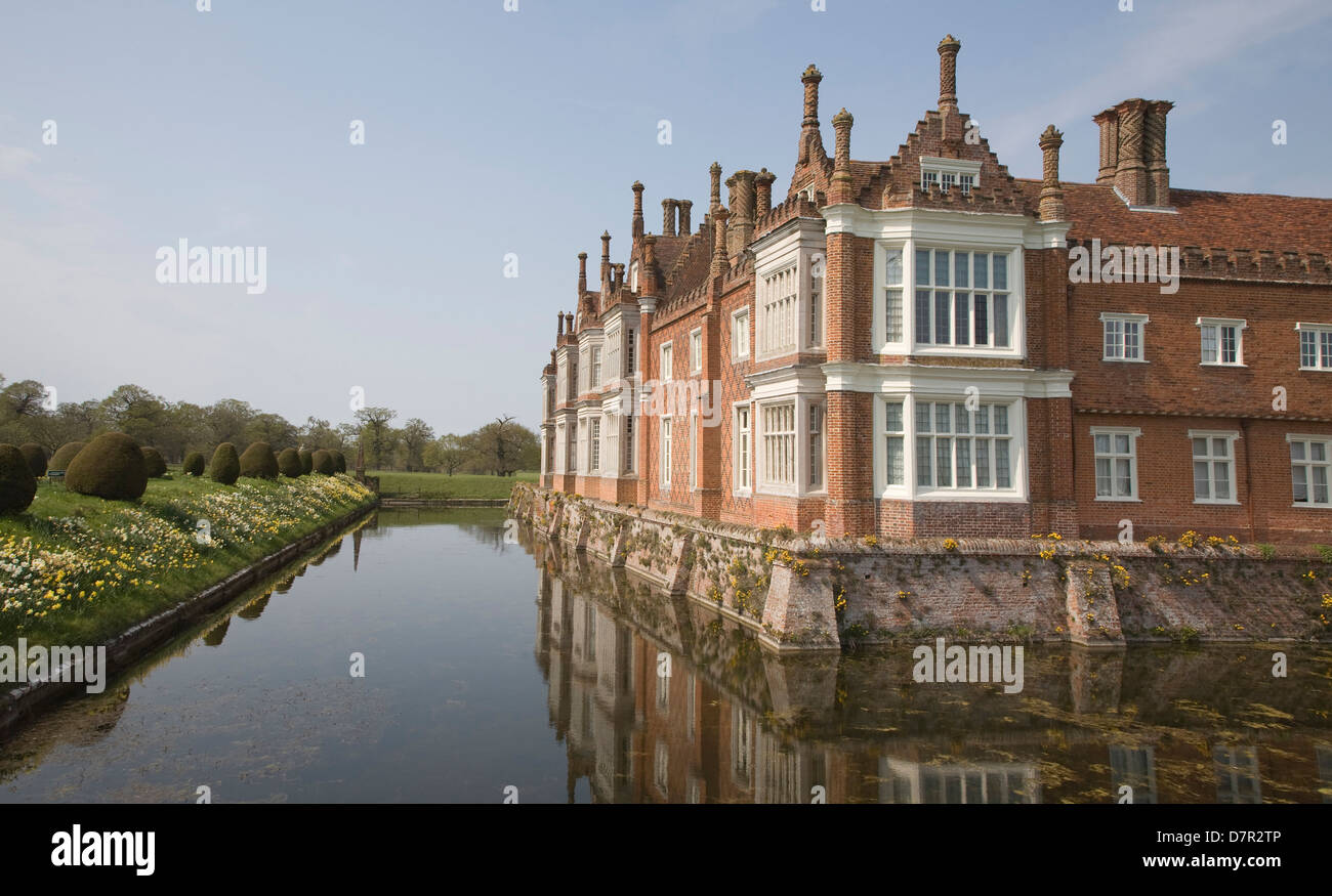 Moat hall hi-res stock photography and images - Alamy