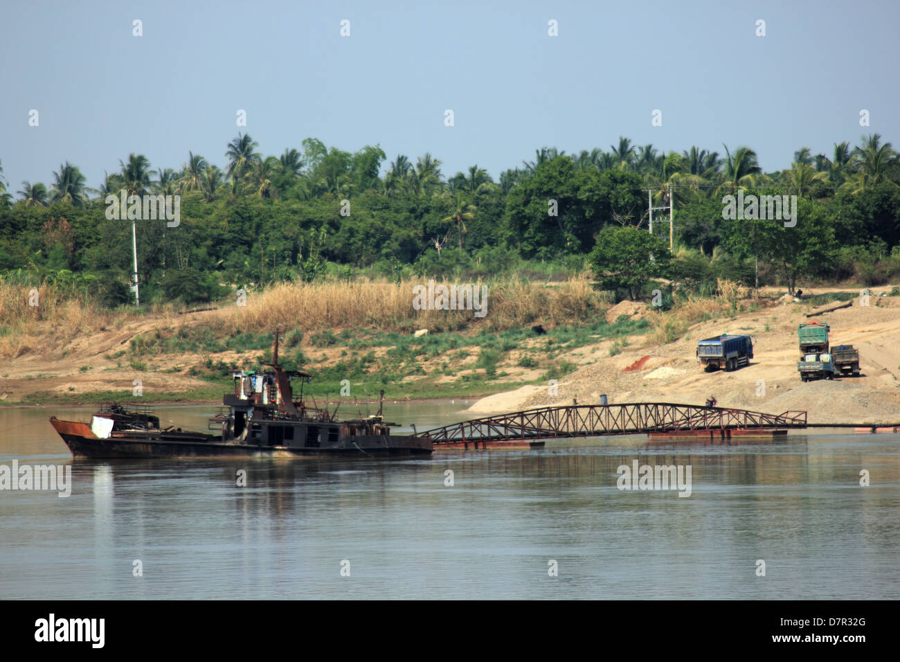 River cargo ship transporting gravel and sand Stock Photo - Alamy
