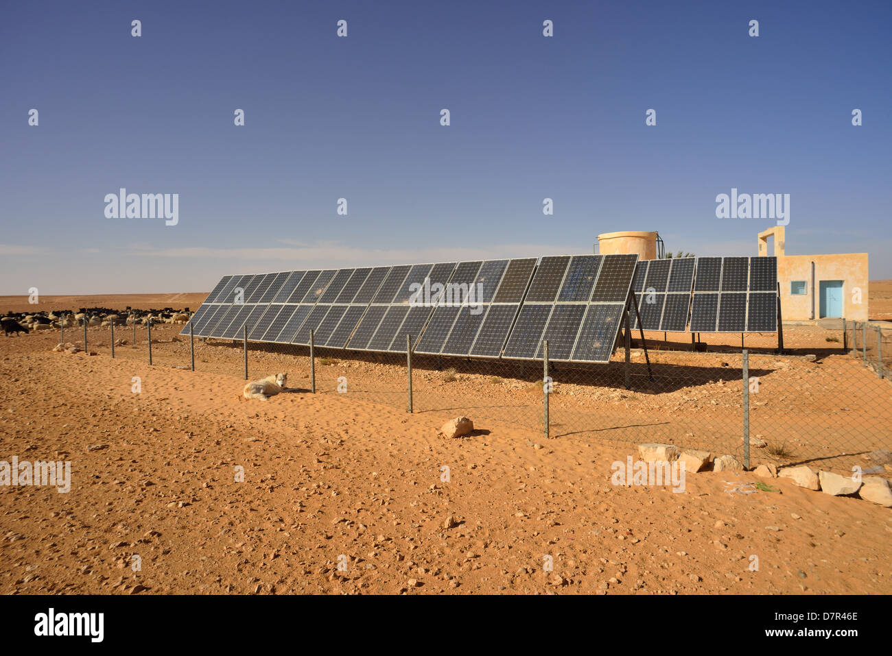 Desert solar hi-res stock photography and images - Alamy