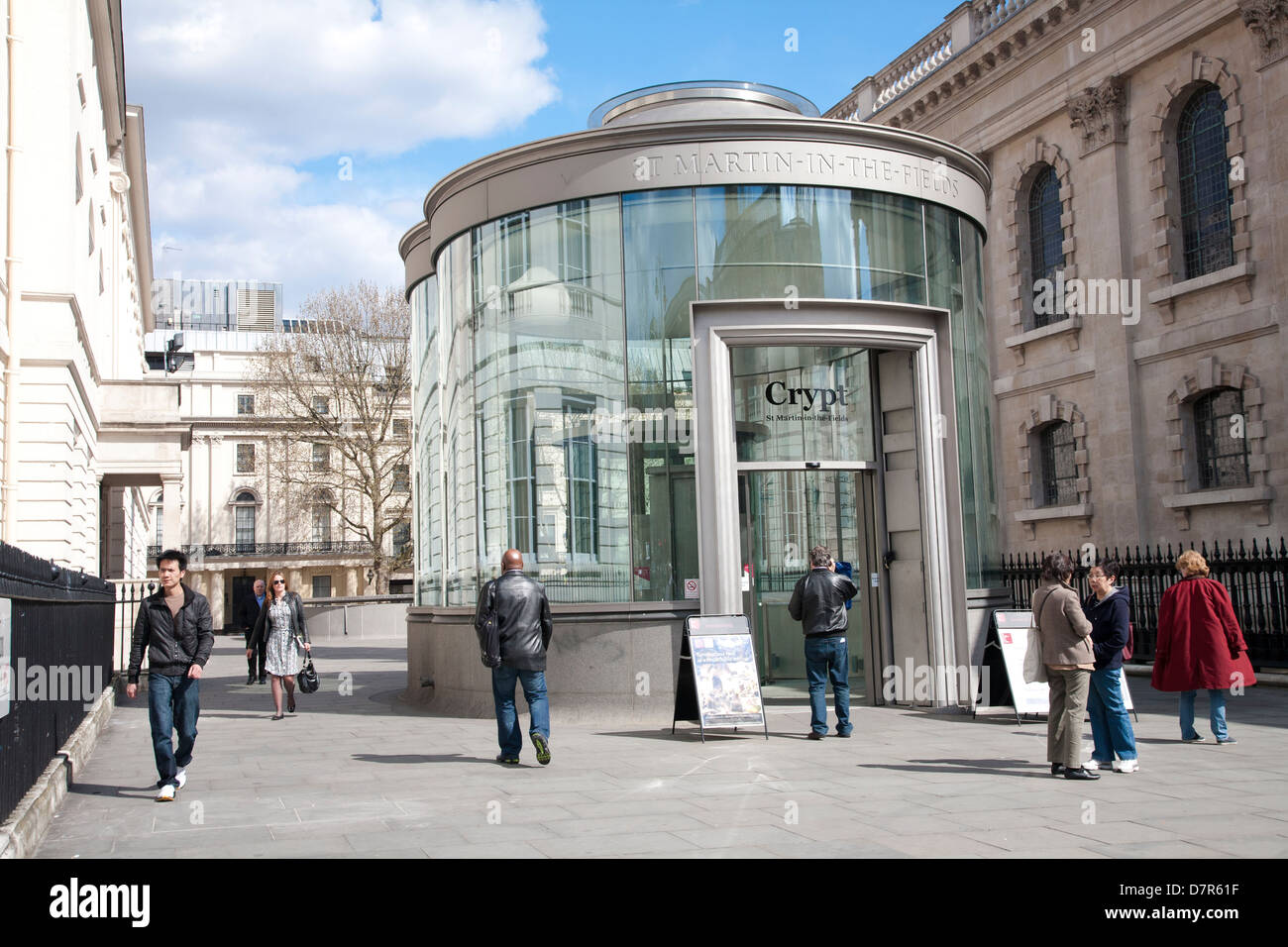 Entrance to Cafe in the Crypt in St Martin-in-the-Fields, London ...