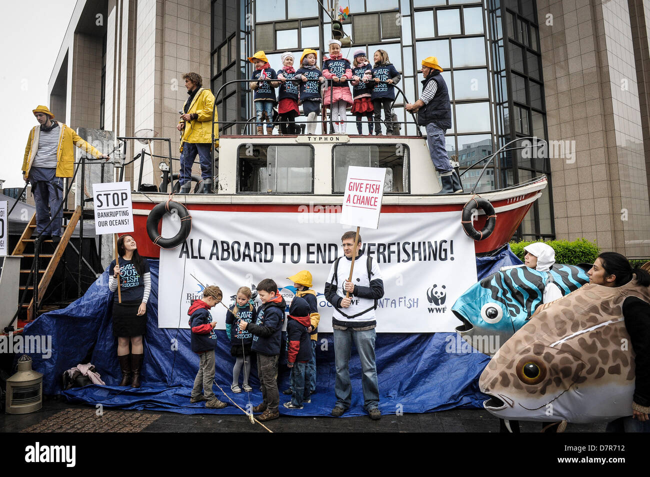 Wwf supporters hi-res stock photography and images - Alamy