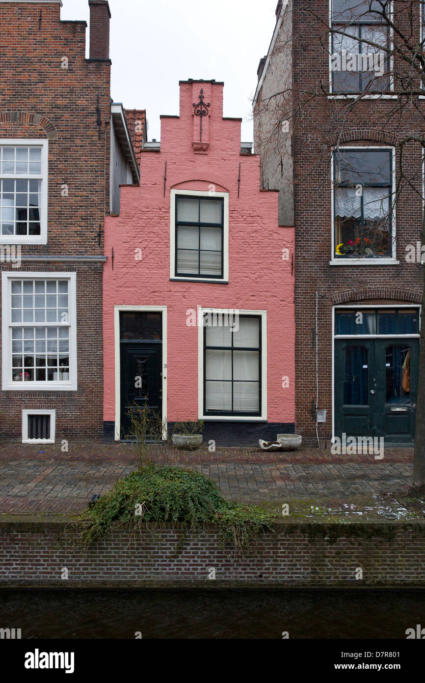 Tiny house hi-res stock photography and images - Alamy