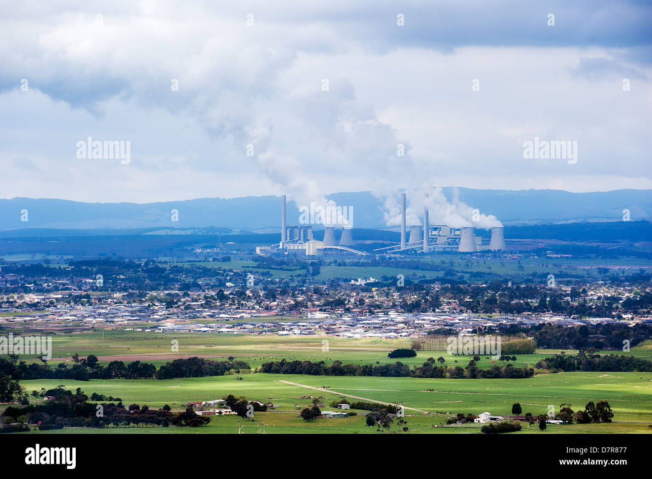 The Loy Yang power stations on the outskirts of Traralgon in Victoria ...
